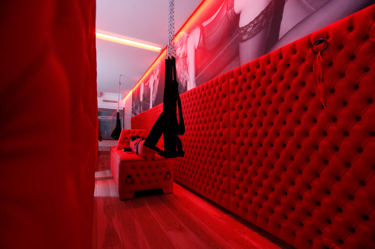 Grey Suite | Loob Valencia